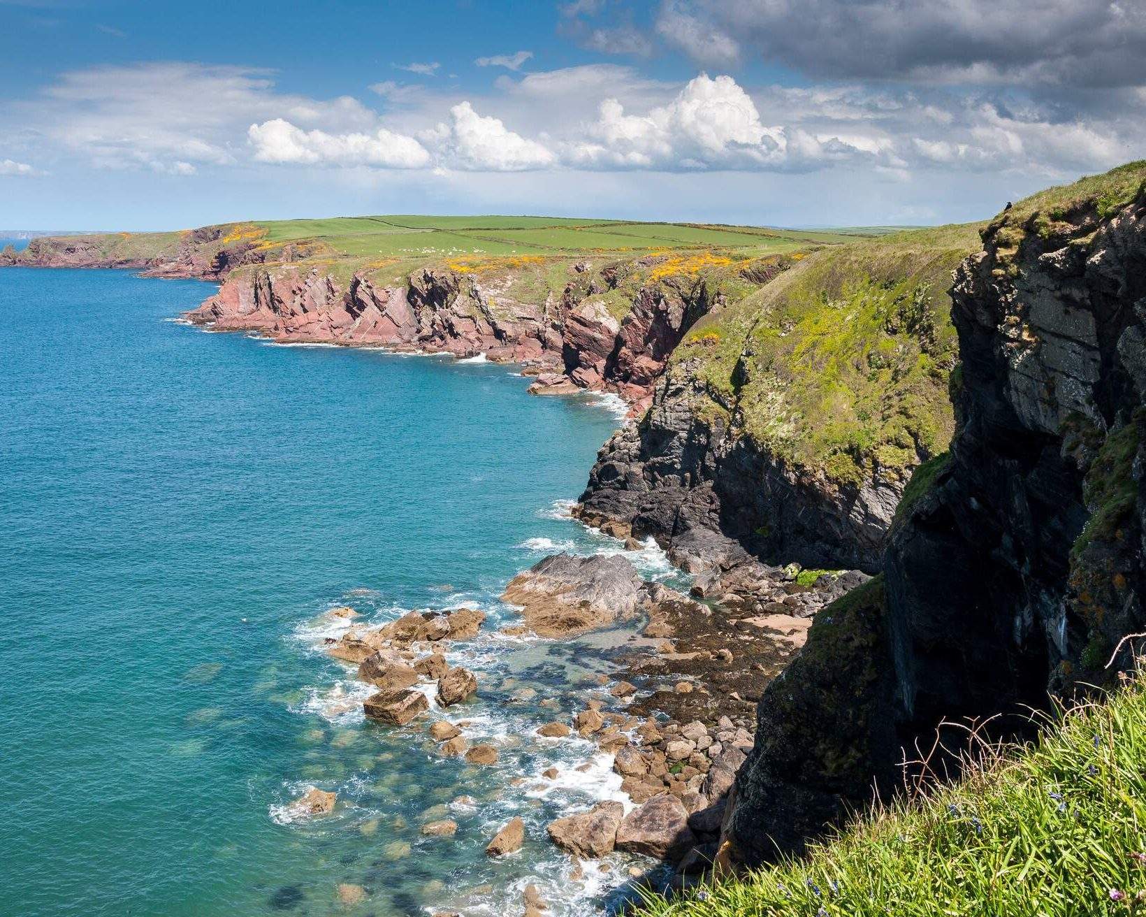 Besuche die Strände in Wales und genieße eine unvergessliche Reise | KAYAK